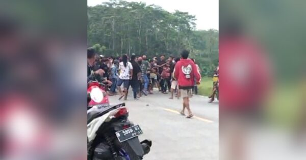 Tanpa Sebab, Satu Keluarga Dikeroyok Saat Lintasi JLS Lumajang ...