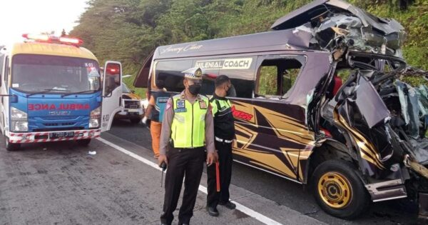 Korban Meninggal Dunia Laka Rombongan Guru di Tol Semarang Bertambah ...