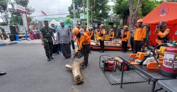 Antisipasi Bencana Hidrometeorologi, Pemkot Probolinggo Siapkan 300 Personel Gabungan - PANTURA7.com