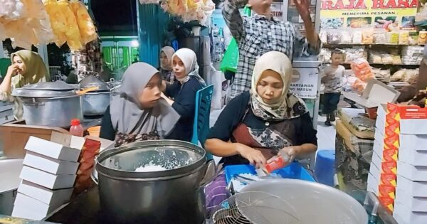 Klepon Gempol, Oleh-oleh Khas Pasuruan yang Selalu Ramai Pembeli ...