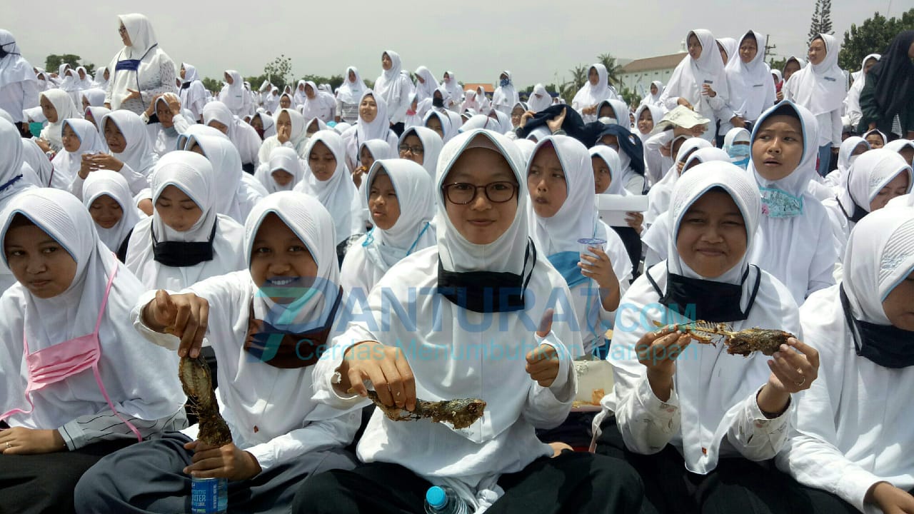 Santri Ruang Makan