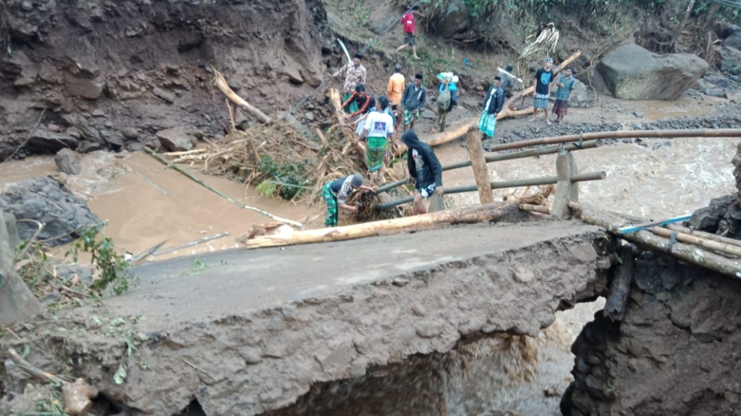 Imbas Banjir Bandang Tiris, 7 Jembatan Hancur - PANTURA7.com Imbas Banjir Bandang Tiris, 7 Jembatan Hancur - PANTURA7.com