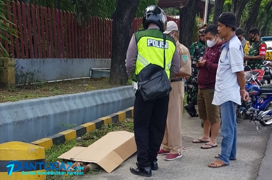Pria Paruh Baya Tewas di Jalan, Diduga Korban Tabrak Lari - PANTURA7 ... Pria Paruh Baya Tewas di Jalan, Diduga Korban Tabrak Lari - PANTURA7 ...
