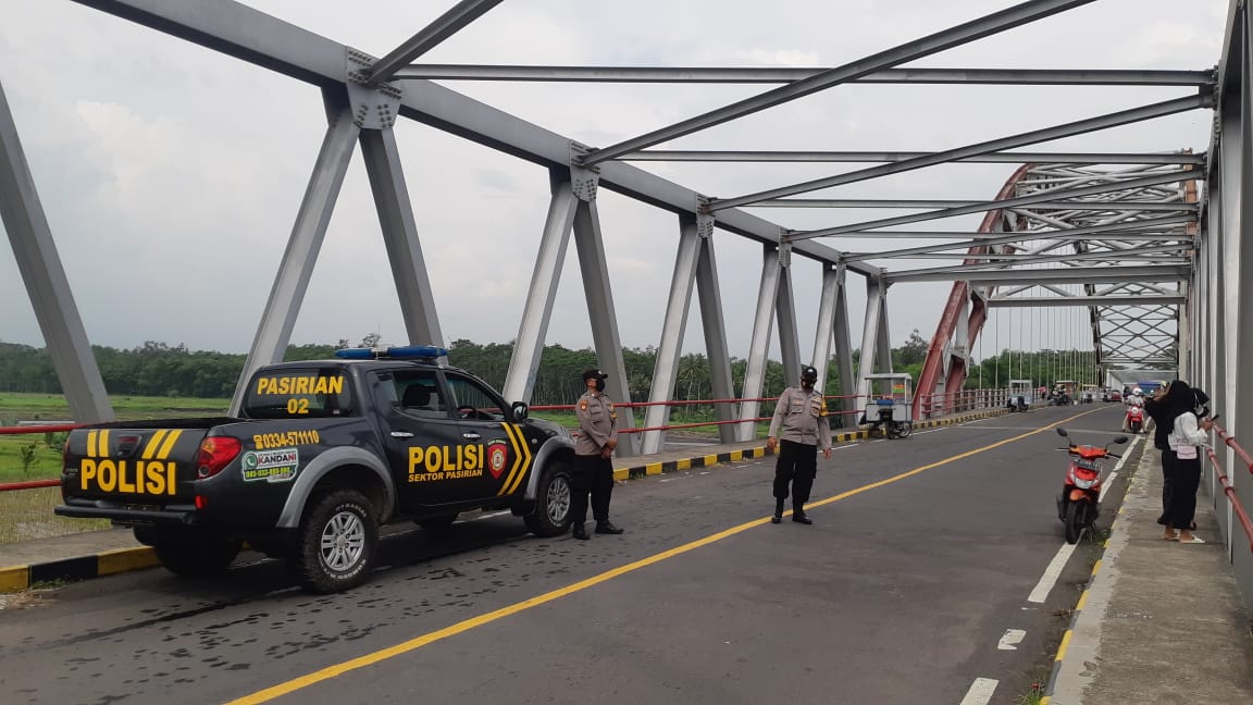 Rawan Balap Liar, Polisi Tingkatkan Patroli di Pantai Watu Pecak ... Rawan Balap Liar, Polisi Tingkatkan Patroli di Pantai Watu Pecak ...