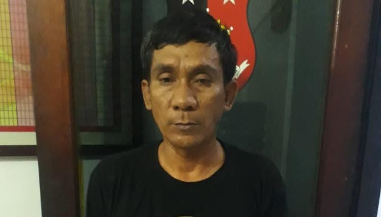 Pura-pura Salat, Pria ini Curi Tas Jamaah di Masjid Pandaan - PANTURA7 ... Pura-pura Salat, Pria ini Curi Tas Jamaah di Masjid Pandaan - PANTURA7 ...