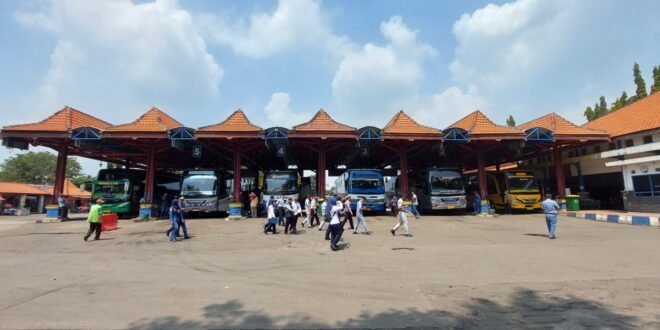 Penumpang Libur Nataru di Terminal Kota Probolinggo Mulai Menggeliat ...