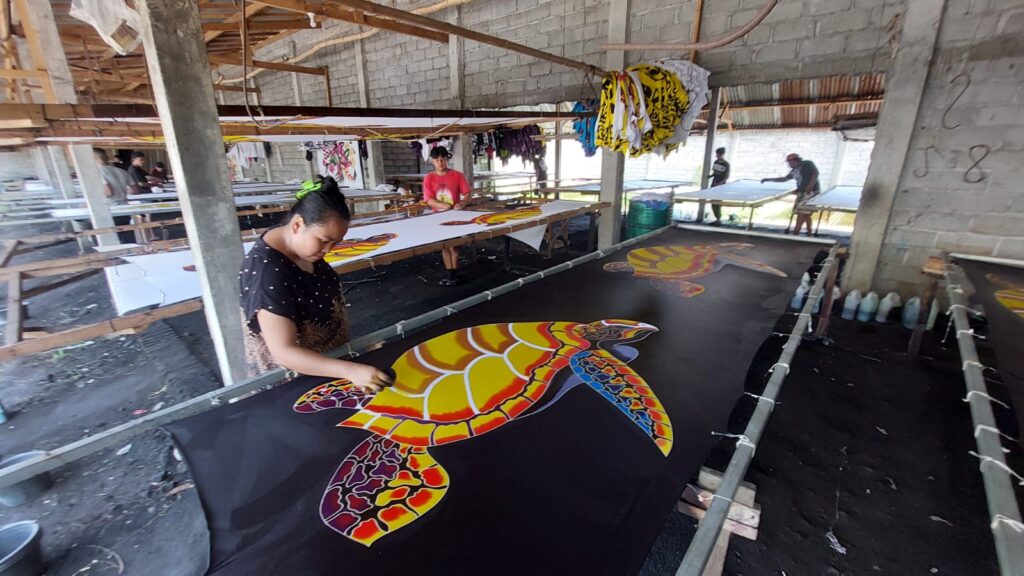 Top! Kain Pantai Produksi Warga Tongas Probolinggo Tembus Pasar ...